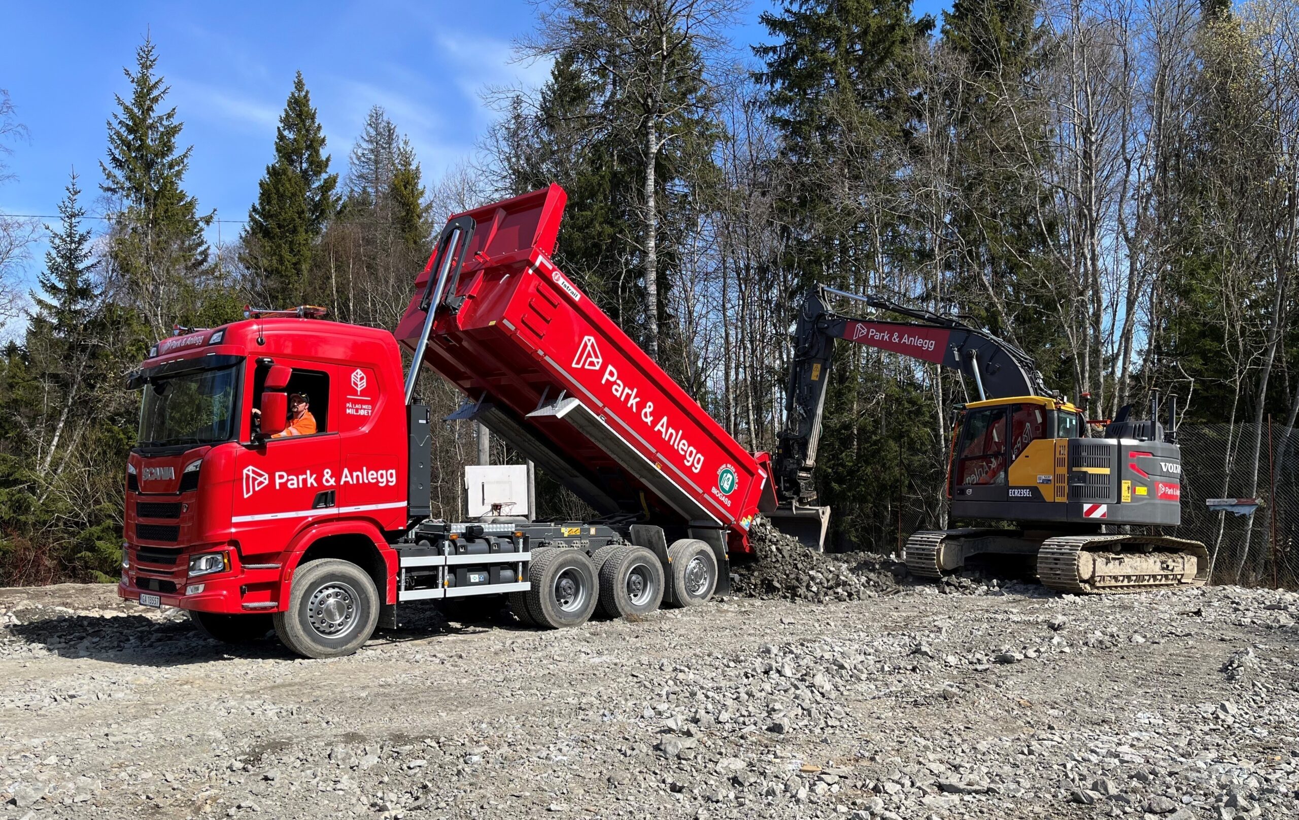 Lastebil på Biogass - Park & Anlegg AS